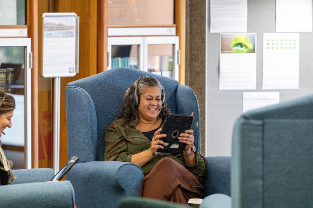 eLibrary languages and literacy - Libraries Tasmania